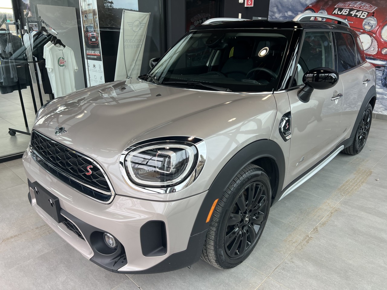 Used 2023 MINI Countryman with 24,321 km for sale at Otogo